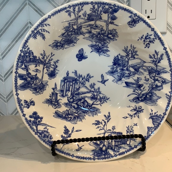 Churchill | Kitchen | Churchill Blue And White Bowl | Poshmark